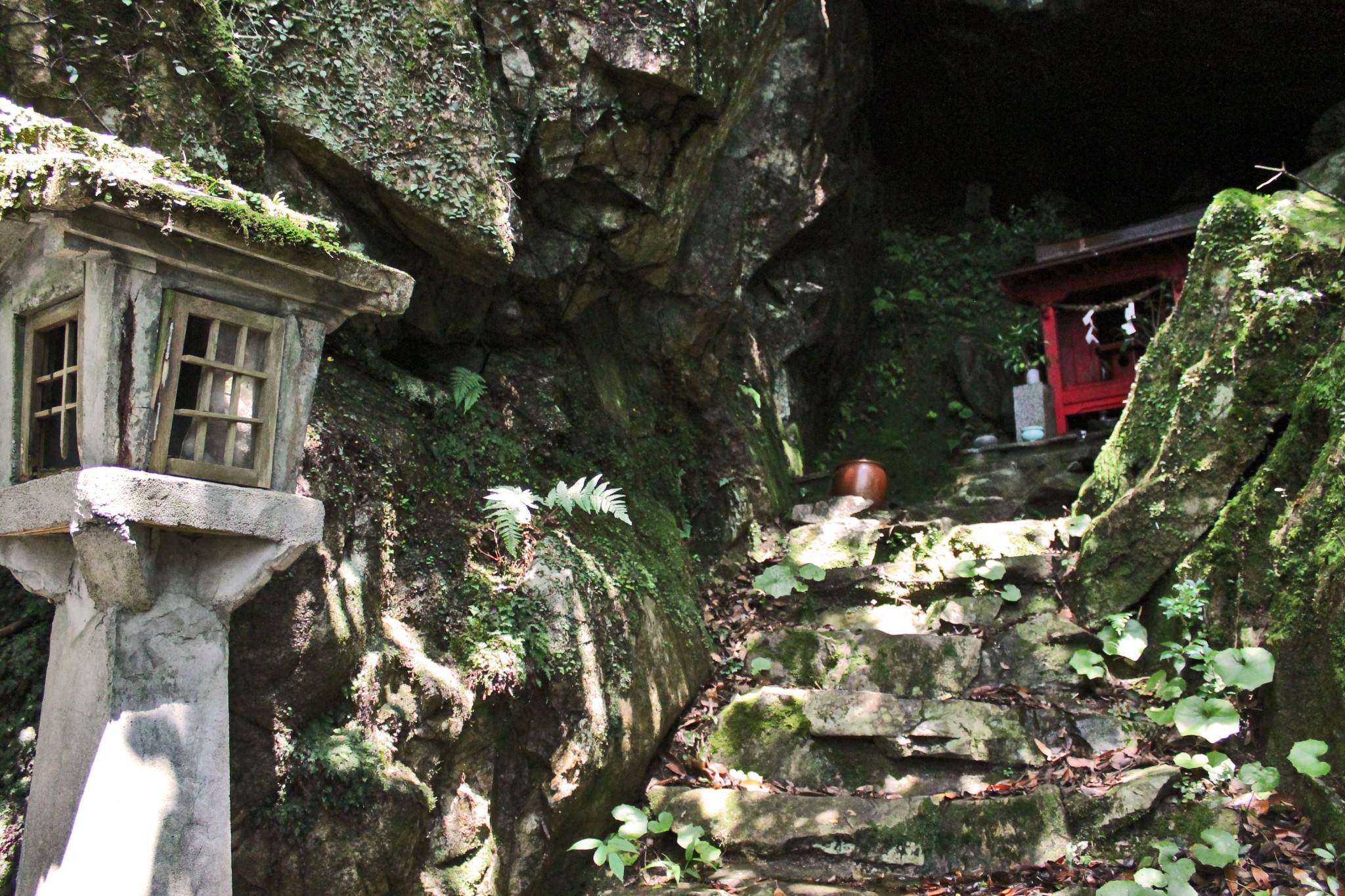 Kinpo Mountain: the Holy Place of a Crying Mother - VOYAPON