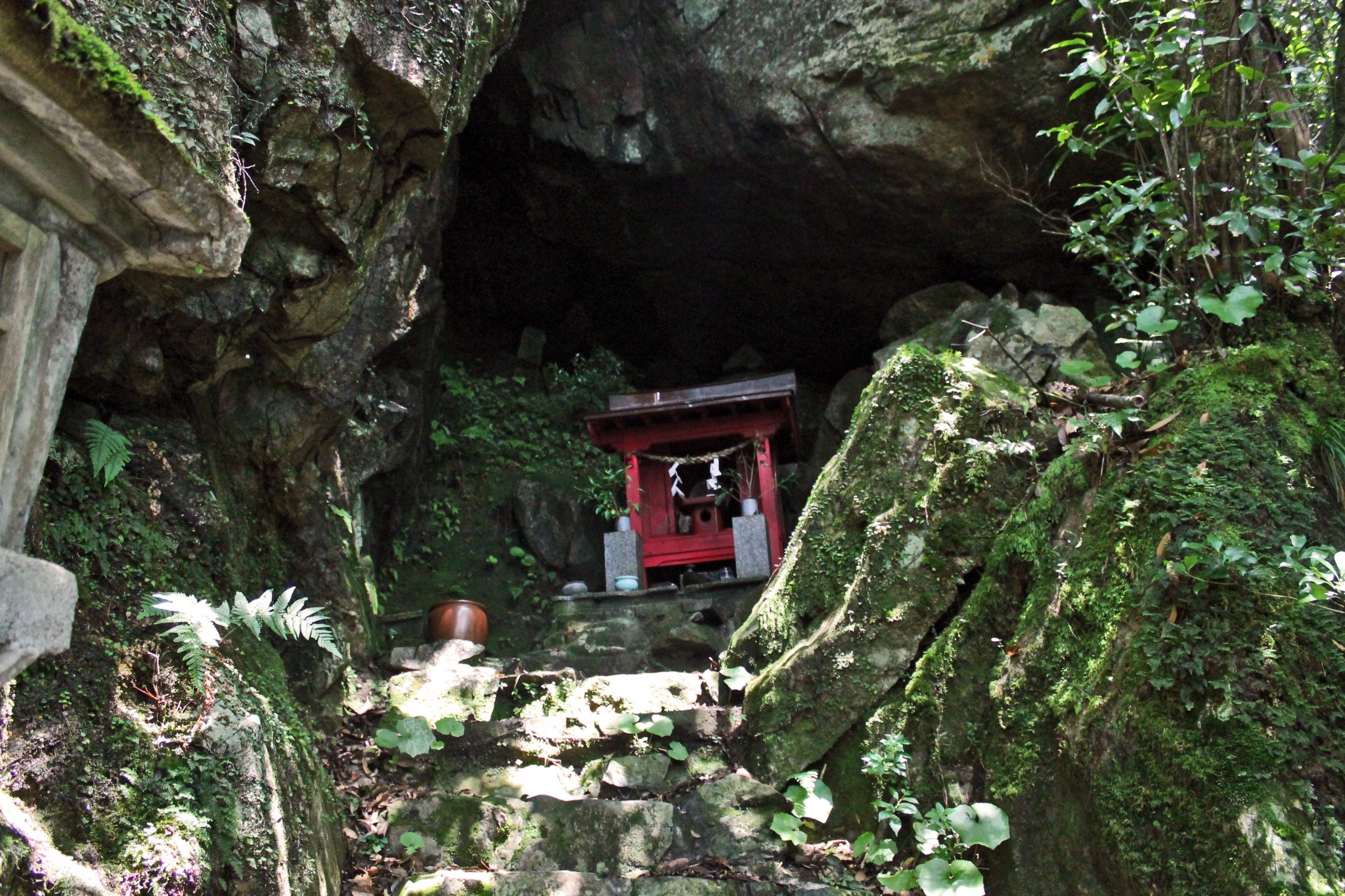 Kinpo Mountain: the Holy Place of a Crying Mother - VOYAPON